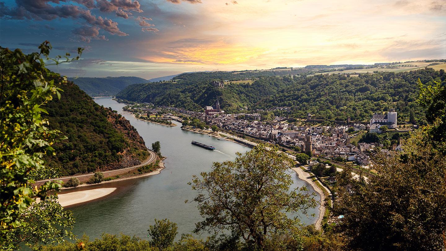Väterchen Rhein - Biergarten | Weinbar & Tapas in Oberwesel